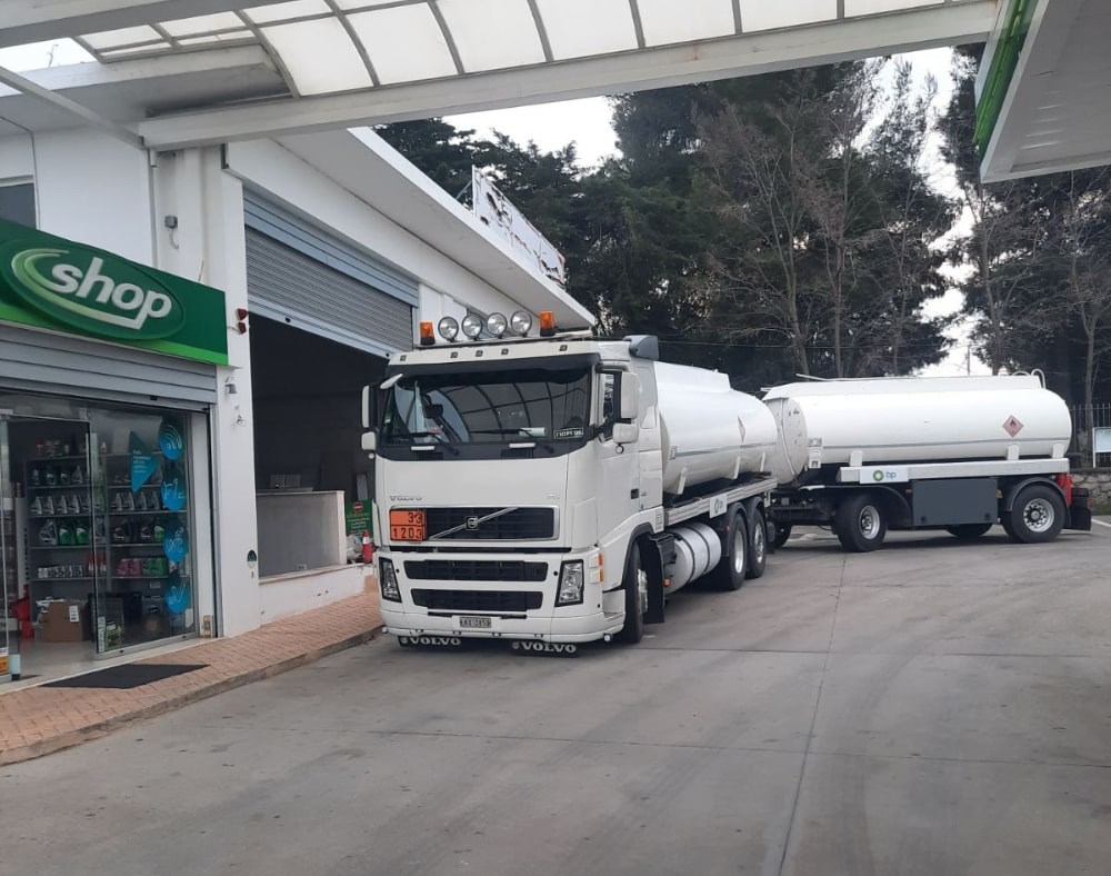 FUEL TRUCK - ΓΕΡΑΝΟΙ ΘΙΣΒΗΣ